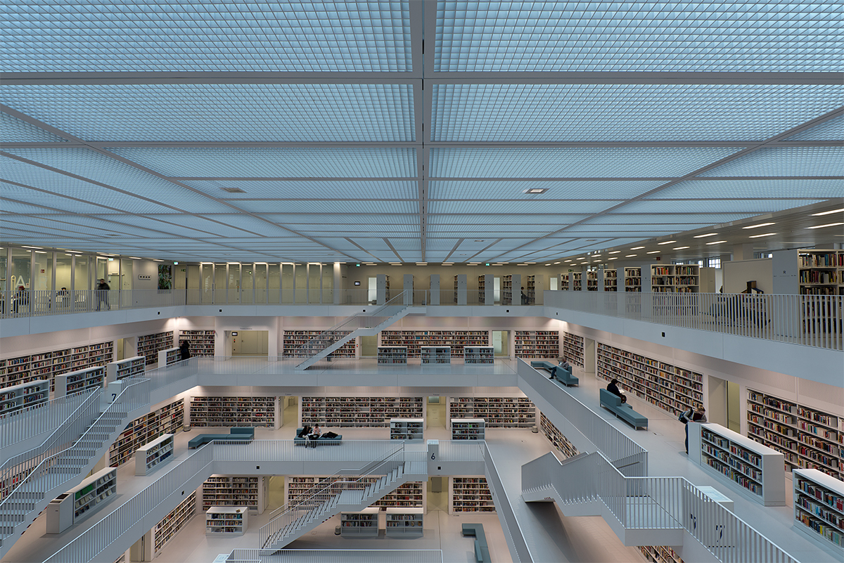 Rundgang durch die Stadtbibliothek – lunatics